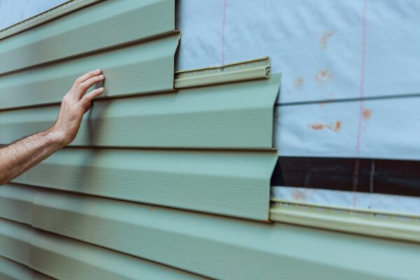How Much Does It Cost to Re-Side a House? | MyHomePros