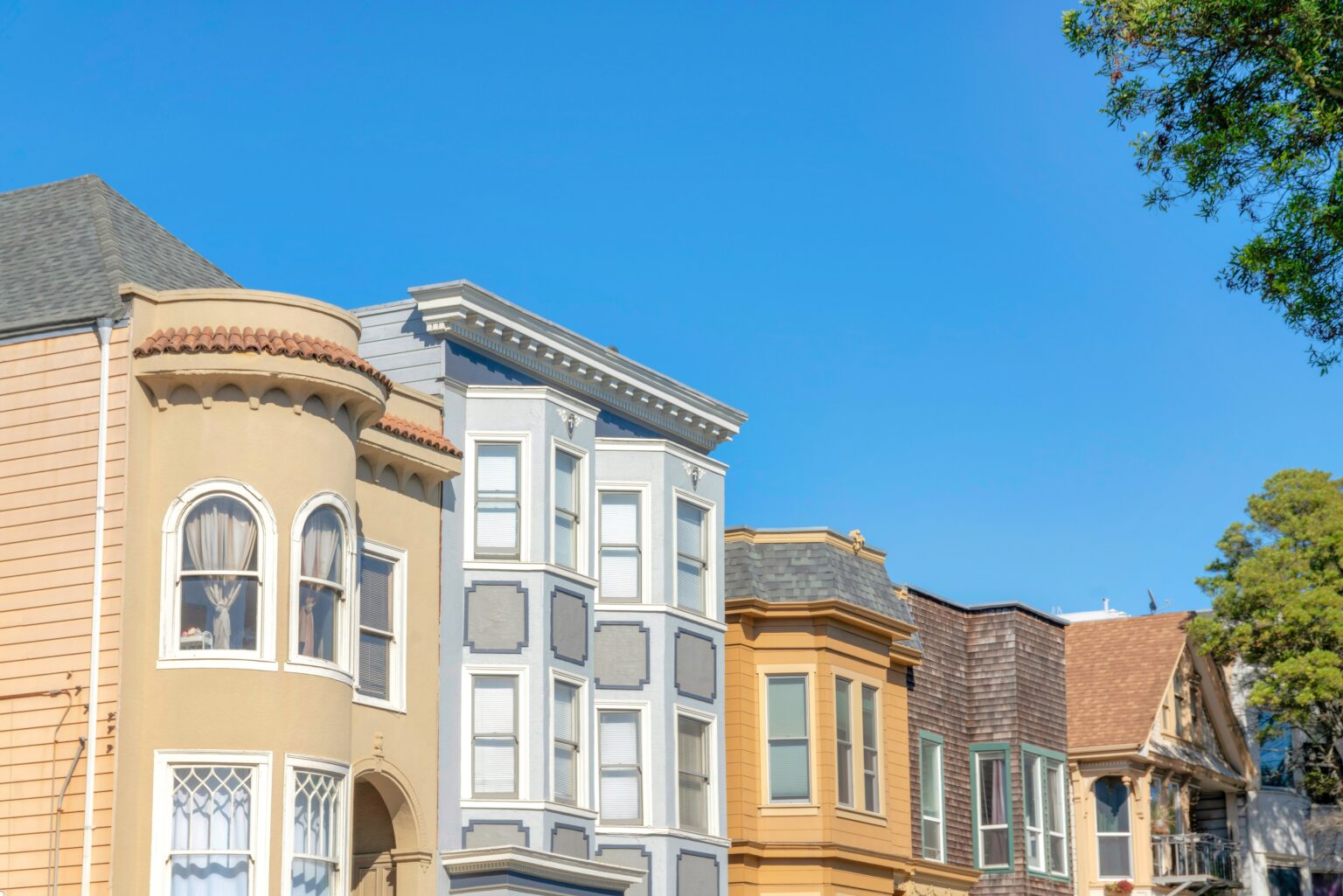 Bay vs. Bow Windows: Key Differences and How to Choose | MyHomePros