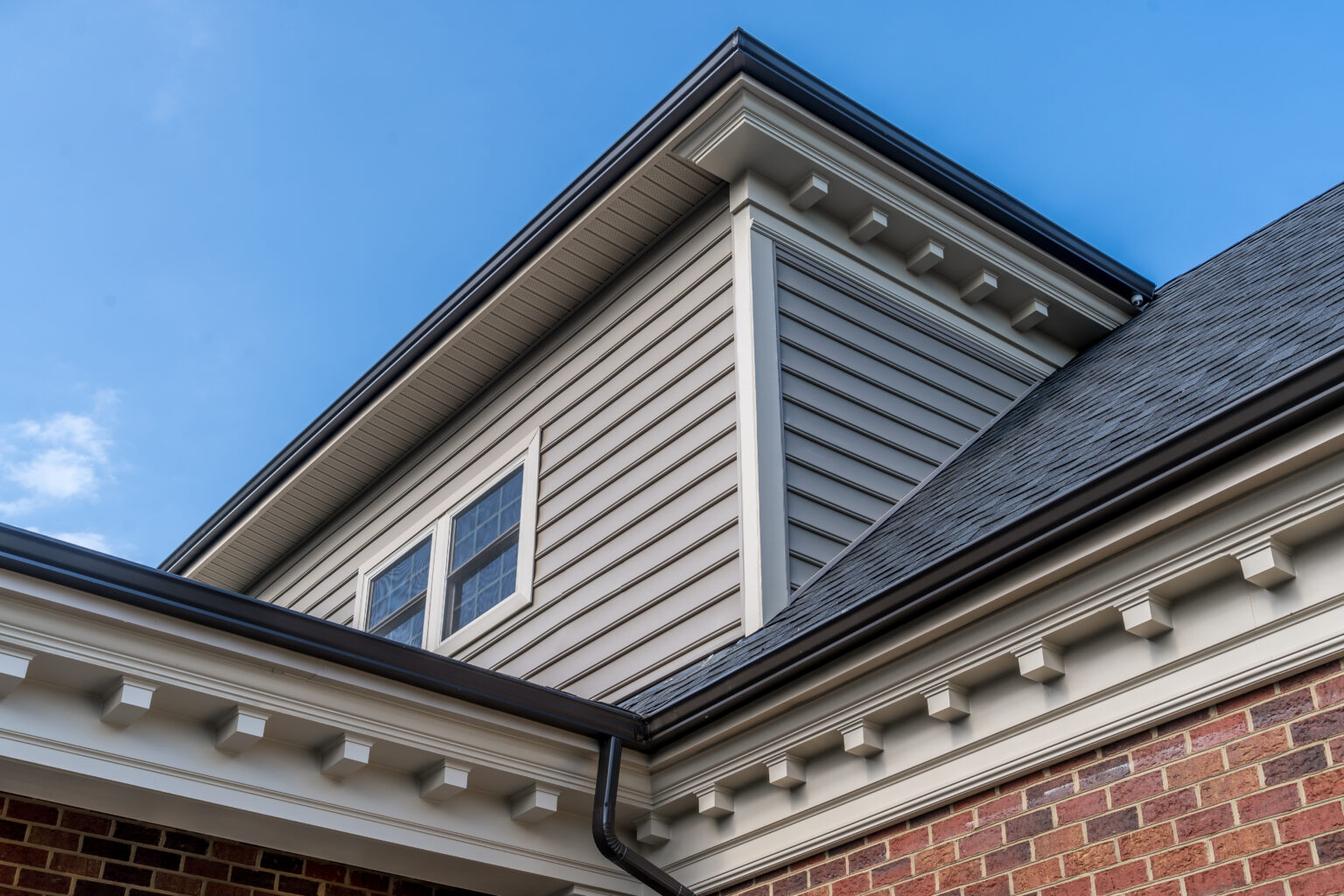 How Soffits and Fascia Work With House Siding | MyHomePros